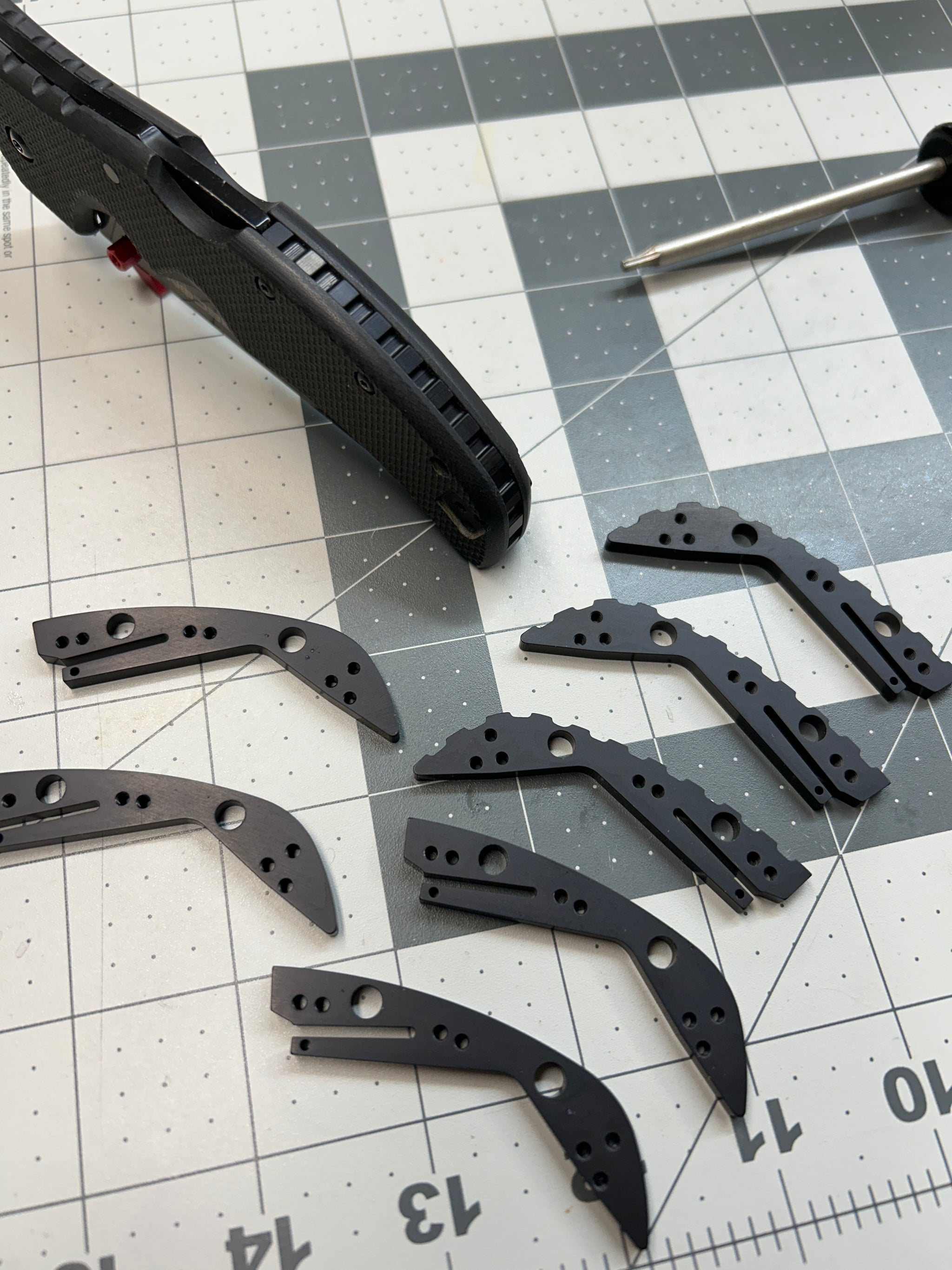 Cold Steel Recon 1 Replacement Back Spacer – SnaggleTooth Tactical LLC